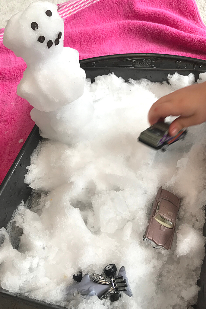 12 Fun Winter Sensory Bins for Preschoolers