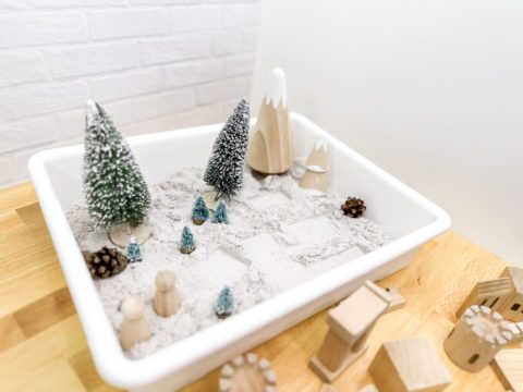 12 Fun Winter Sensory Bins for Preschoolers